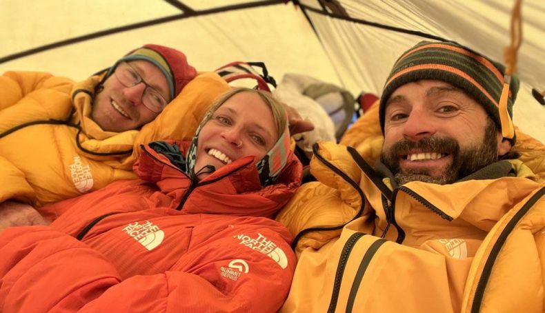 Los Pou dejan su sello en el Himalaya